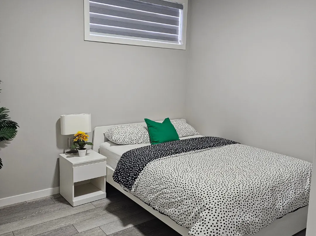 Suite Confortable De 2 Chambres Au Sous-sol — Votre Escapade Idéale - Calgary