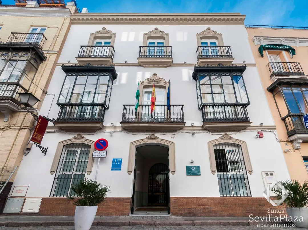 Suites Sevilla Plaza - Seville