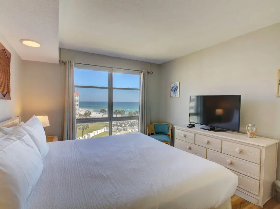 Beach Service And Spacious Porch For Relaxation - Exquisite Ocean View - Fort Walton Beach, FL