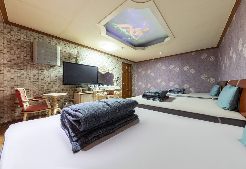 Asan Oncheon Spa Valley,Asan-si - Updated Prices & Hotel Reviews 2025 ...