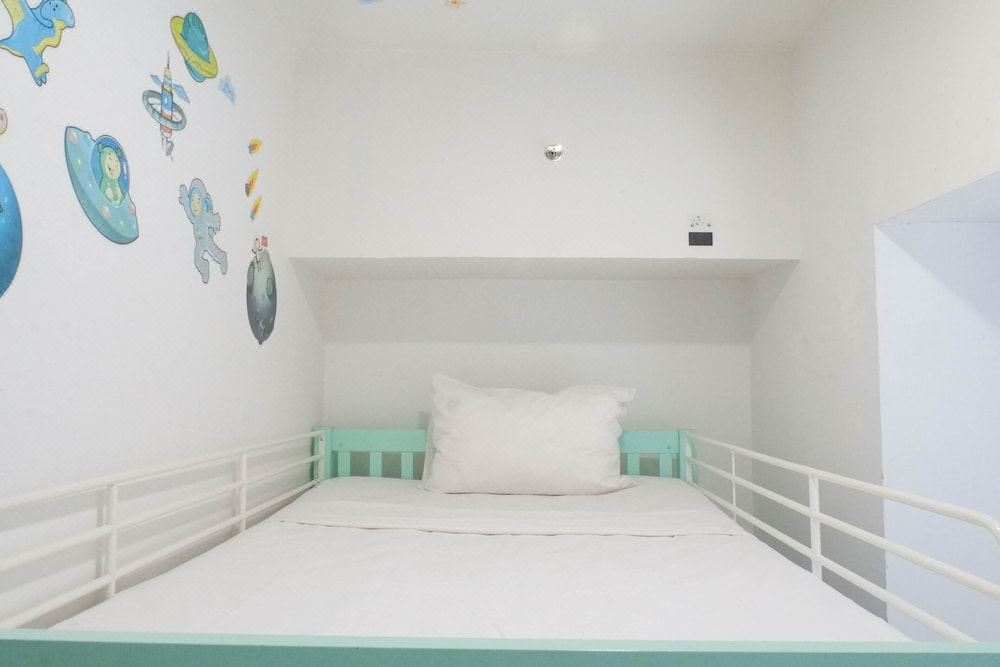 Comfy And Modern Wonderful 2br Apartment At Tanglin Supermall Mansion - Surabaya