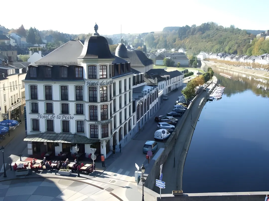 Hôtel De La Poste Sa - ブイヨン