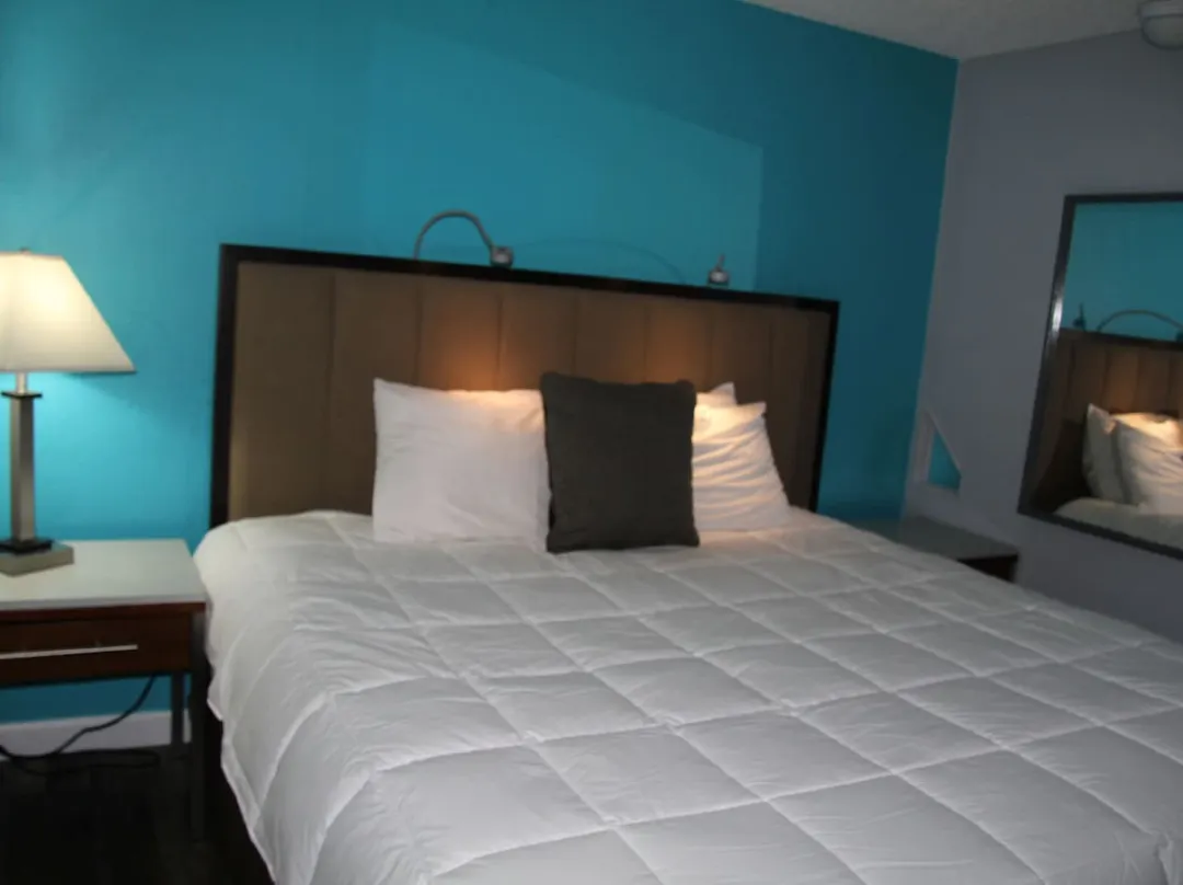 Stylish Retreat - Modern Condo With Wifi, Full Kitchen - Bremerton, WA