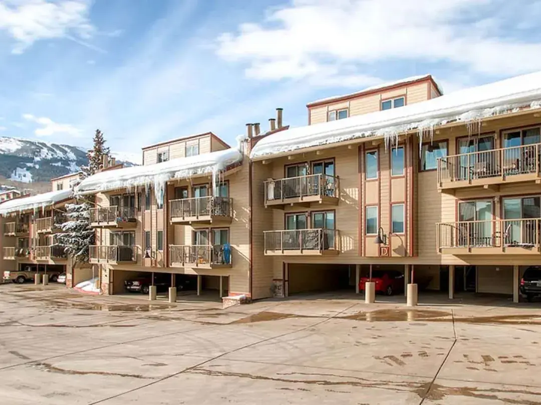 Cozy Fireplace And Common Area Pool - Stylish Mountain Retreat - Snowmass, CO