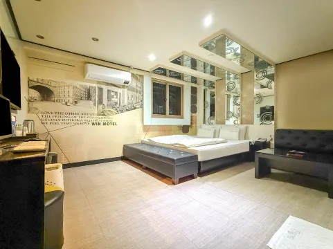 Pearl Wynn - Namhae-gun