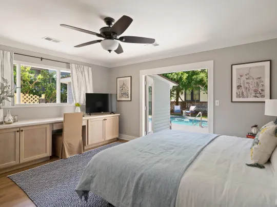 Heated Pool And Screened Sunroom With Hdtv - Charming Oasis - Sea Island, GA