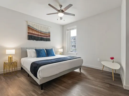 Luxury 2-br With Juliet Balcony - Austin