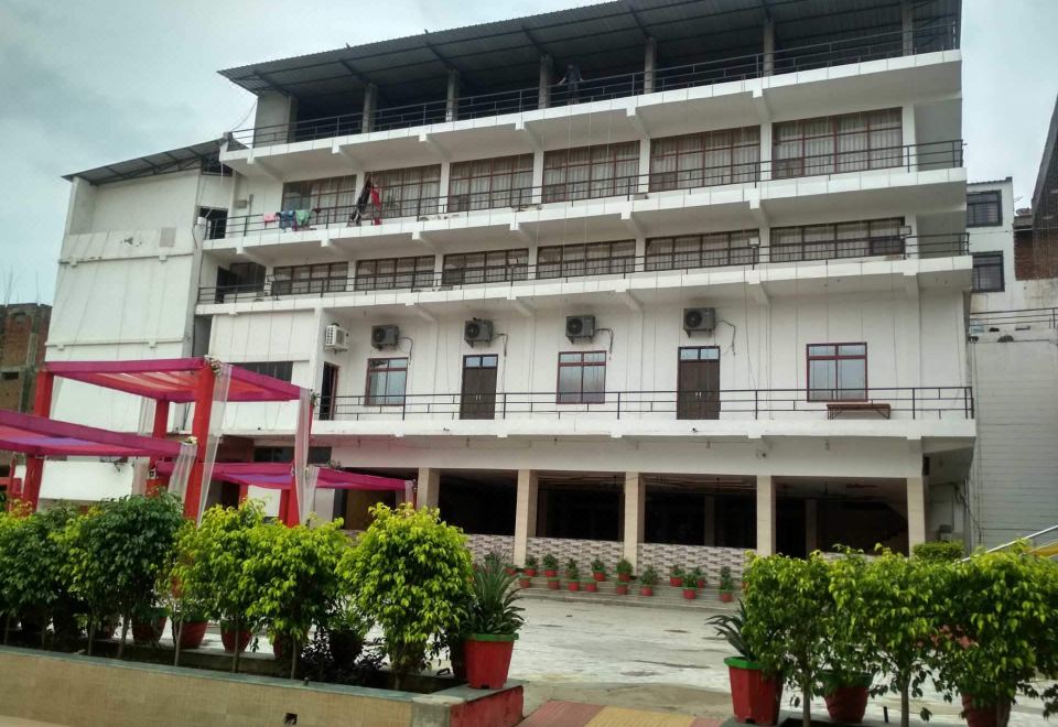 Hotel River View, Jaunpur - Book with Updated Prices 2026 | Trip.com