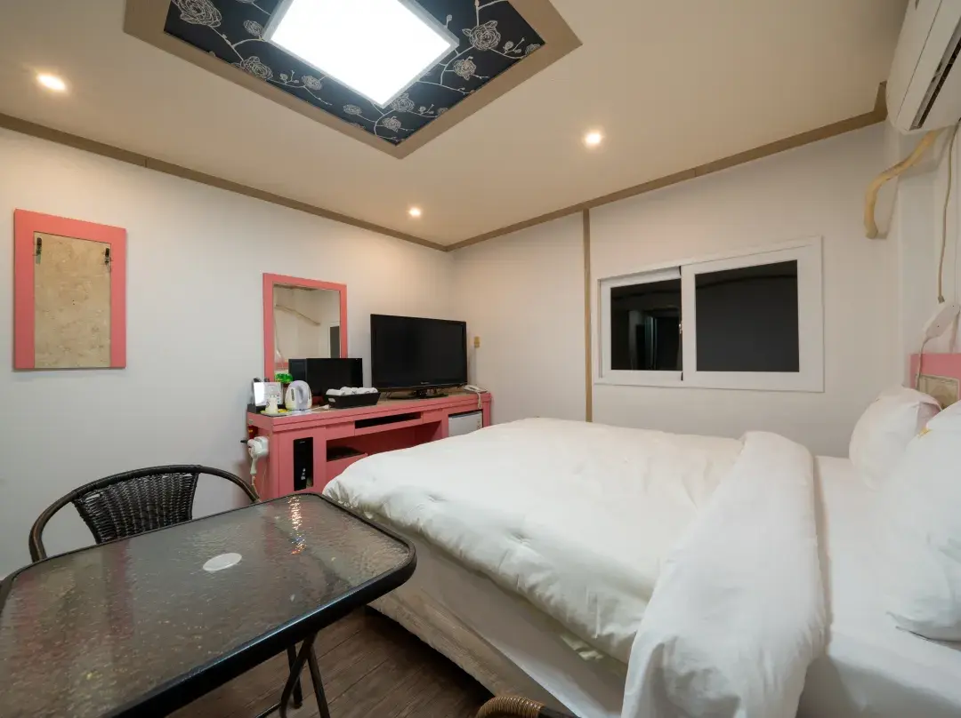 Pocheon Seokwa Motel - 포천시