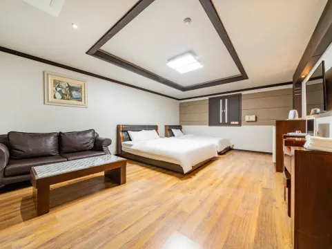 Hotel Door - 영덕군