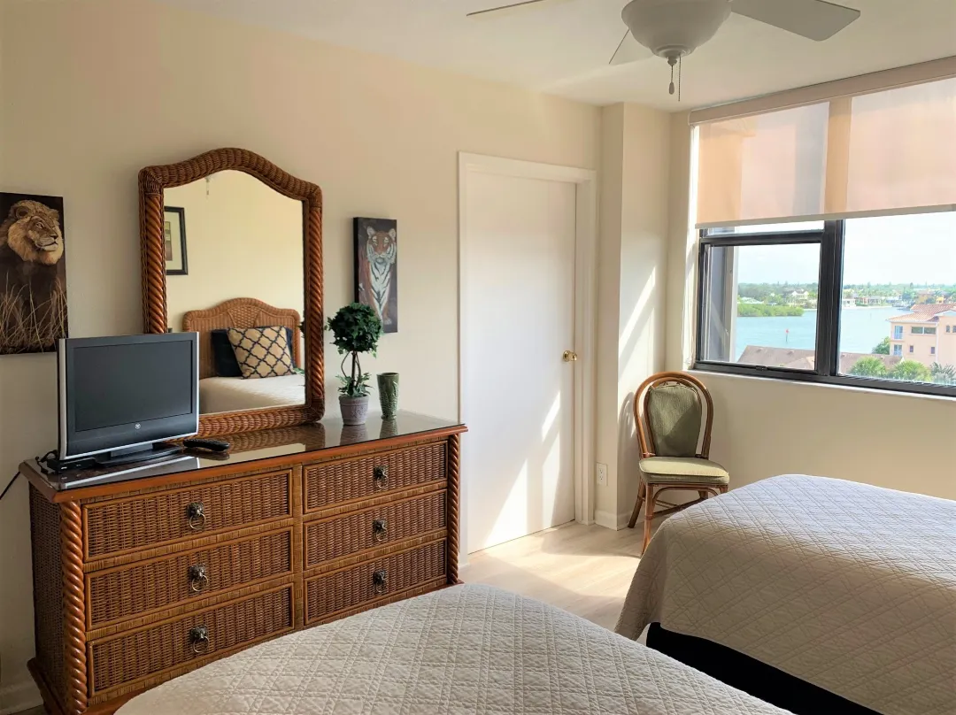 Impressive Lobby And Gorgeous Water Views - Stunning Tropical Oasis - Sarasota, FL