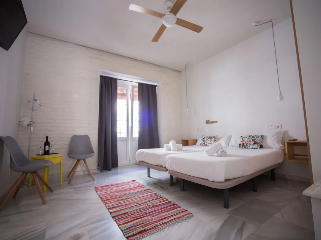 The Nomad Hostel&pension - Seville