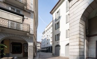 [Dome view 3] Modern design & central location, Como - 2025 Updated ...