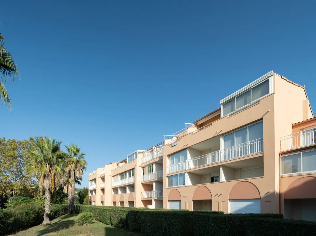 Sunlit Coastal Comfort - Agde