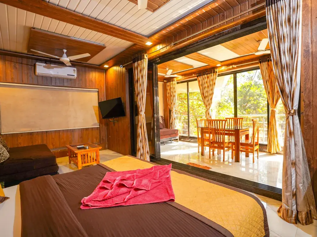 Hotel Kumar Plaza - Matheran