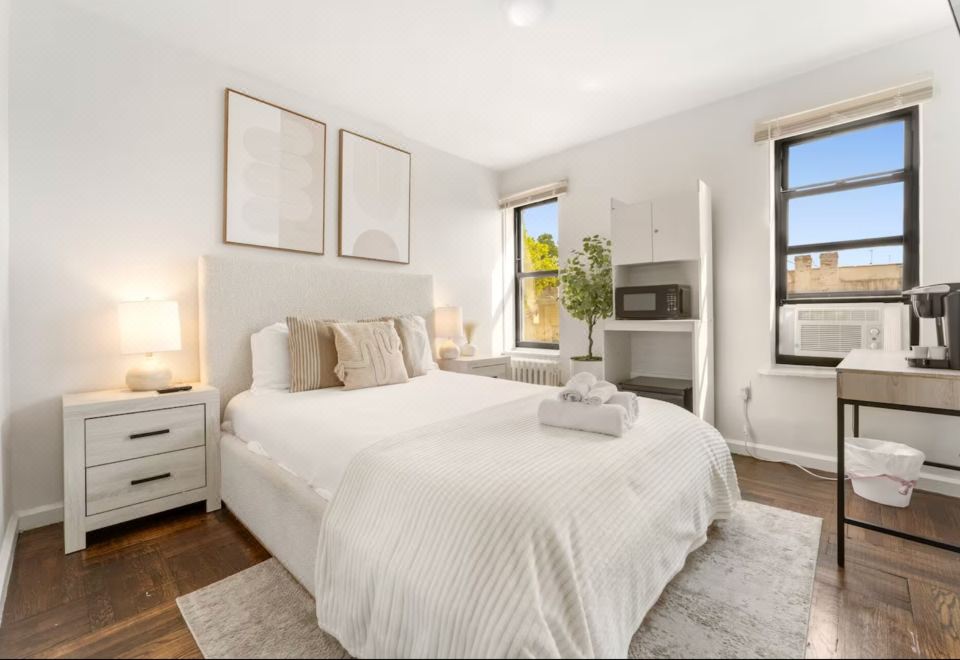 Charming Dual Studio Setup with Rooftop Access - Cozy Brooklyn Retreat ...