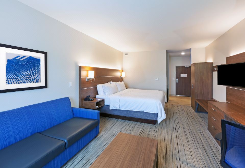 Holiday Inn Express & Suites LENEXA - OVERLAND PARK AREA by IHG, Lenexa ...