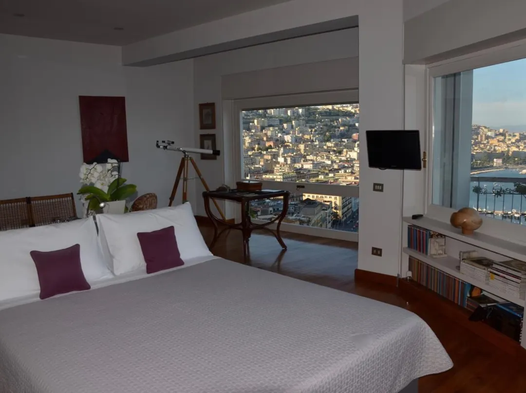 Suite 52 - Naples, Italie