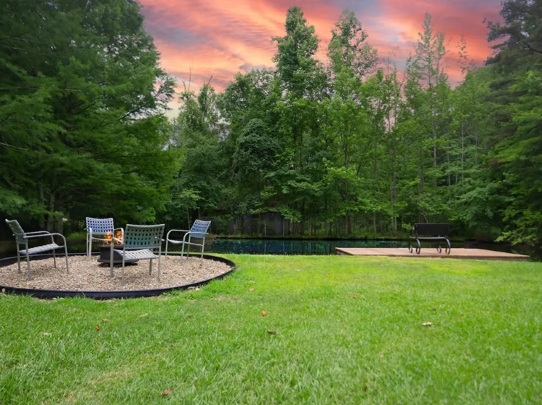 Stunning Earth Home With Private Pond Access - Unique Masterpiece - Broken Bow, OK