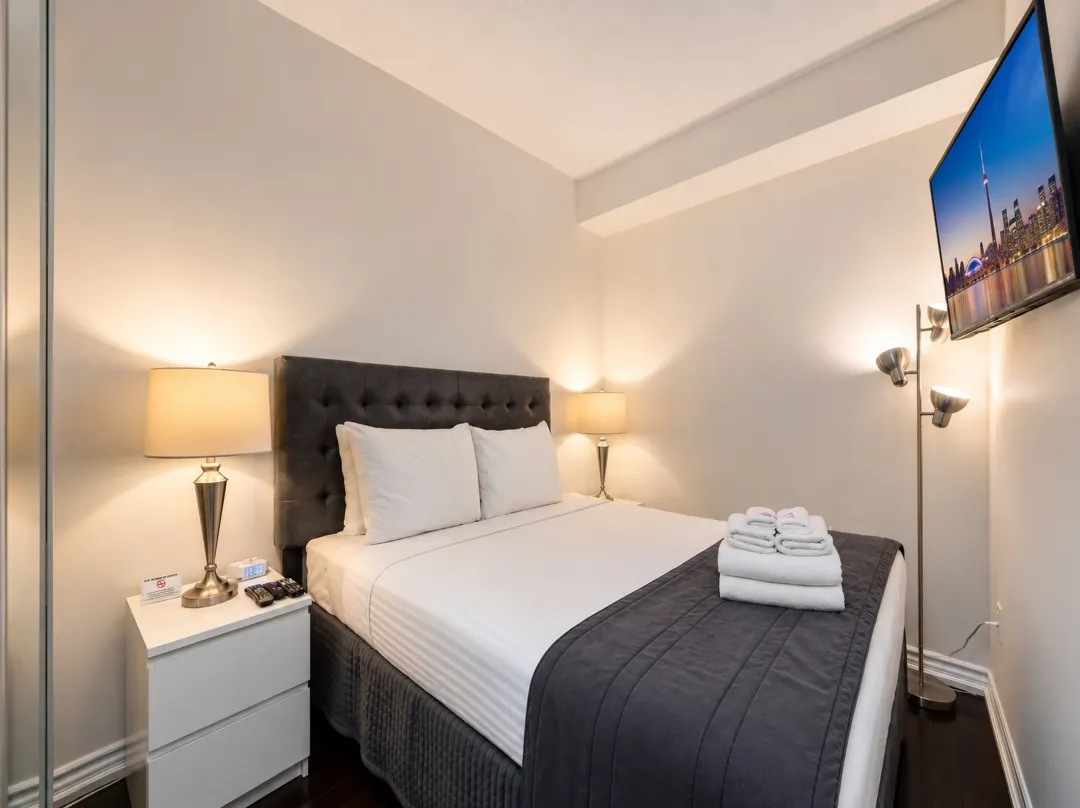 Taille Familiale, 2 Chambres, 2 Salles De Bain, 6 Couchages, Près De Sickkids, Parking Disponible, 3 - Toronto, ON