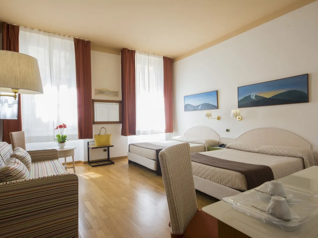 Piazza Paradiso Accommodation - Сиена