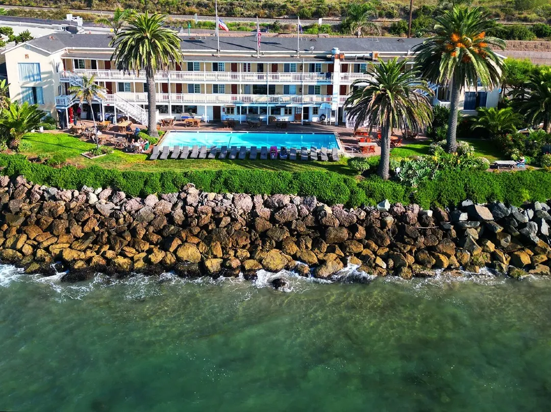 Cliff House Inn - Carpinteria, CA