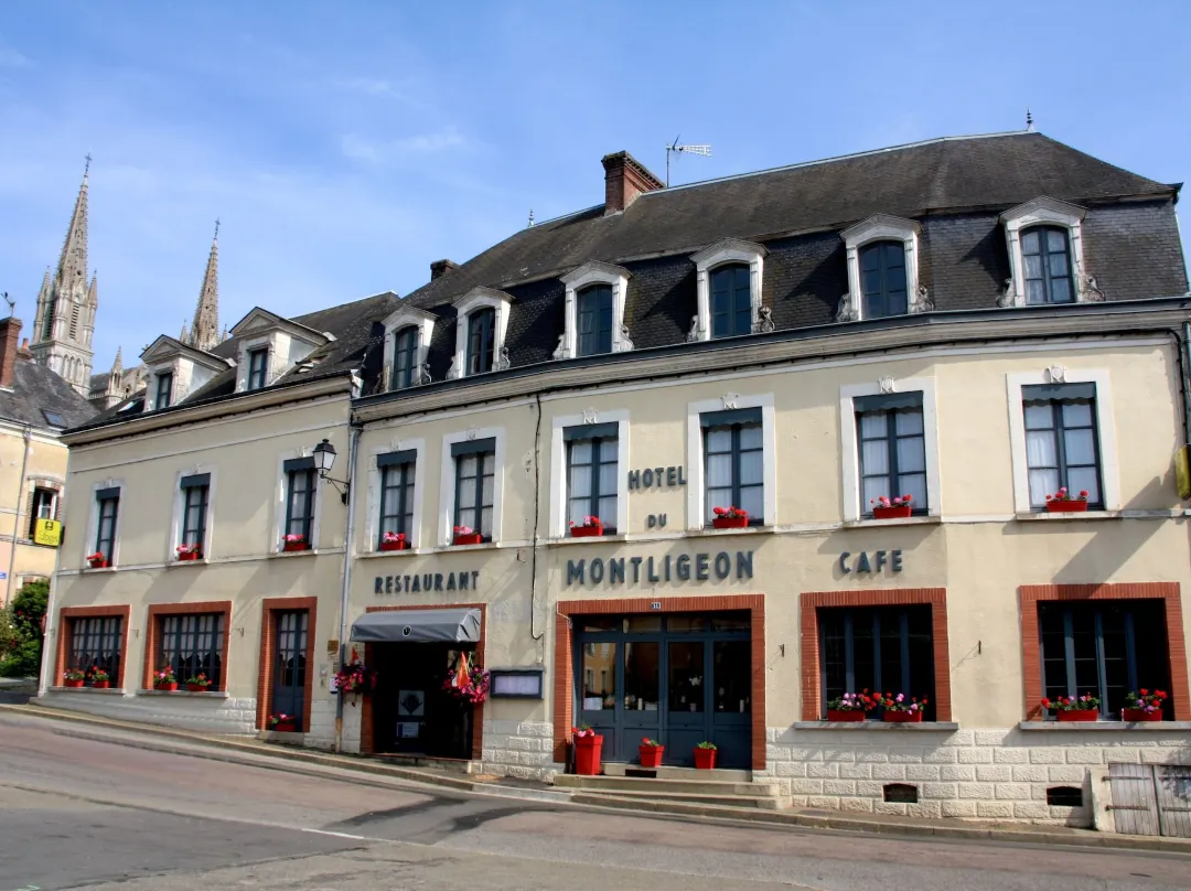 Logis Hôtel Le Montligeon - Normandy