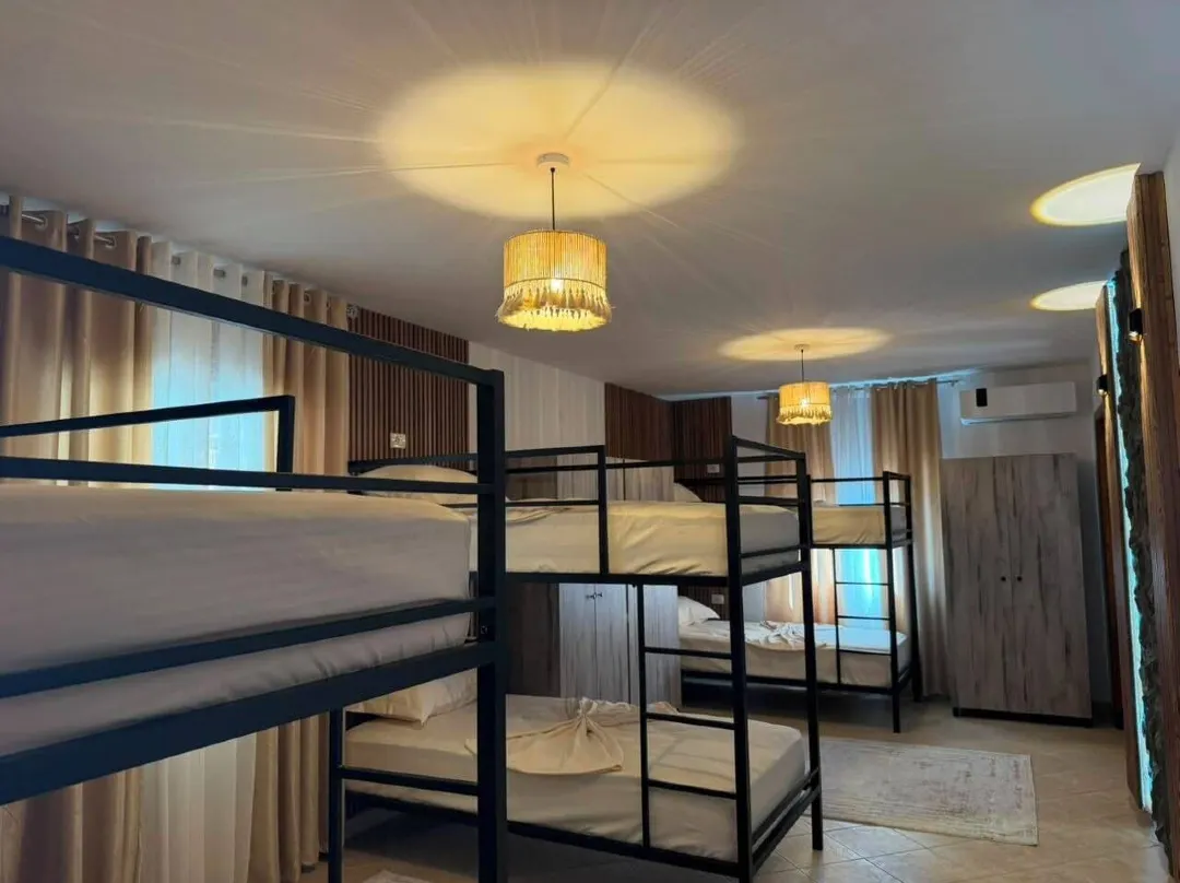 Nook Tirana Hostel - Tirana
