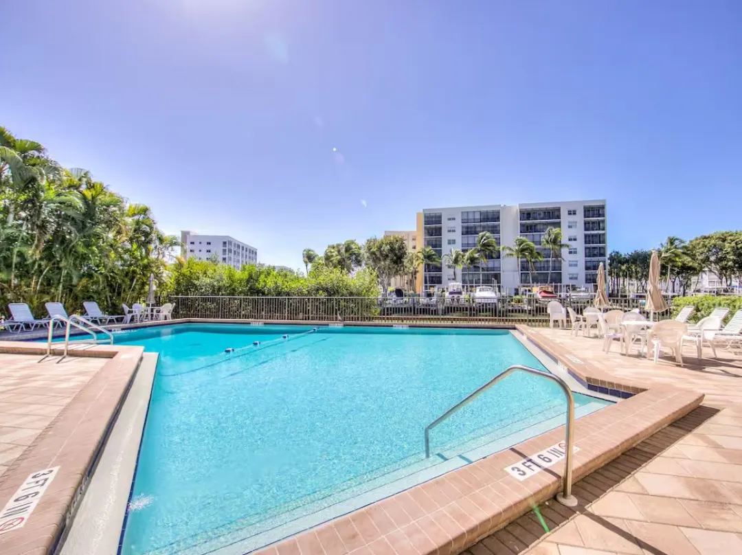 Waterfront Pool And Screened Lanai - Inviting Island Retreat - Bonita Springs, FL