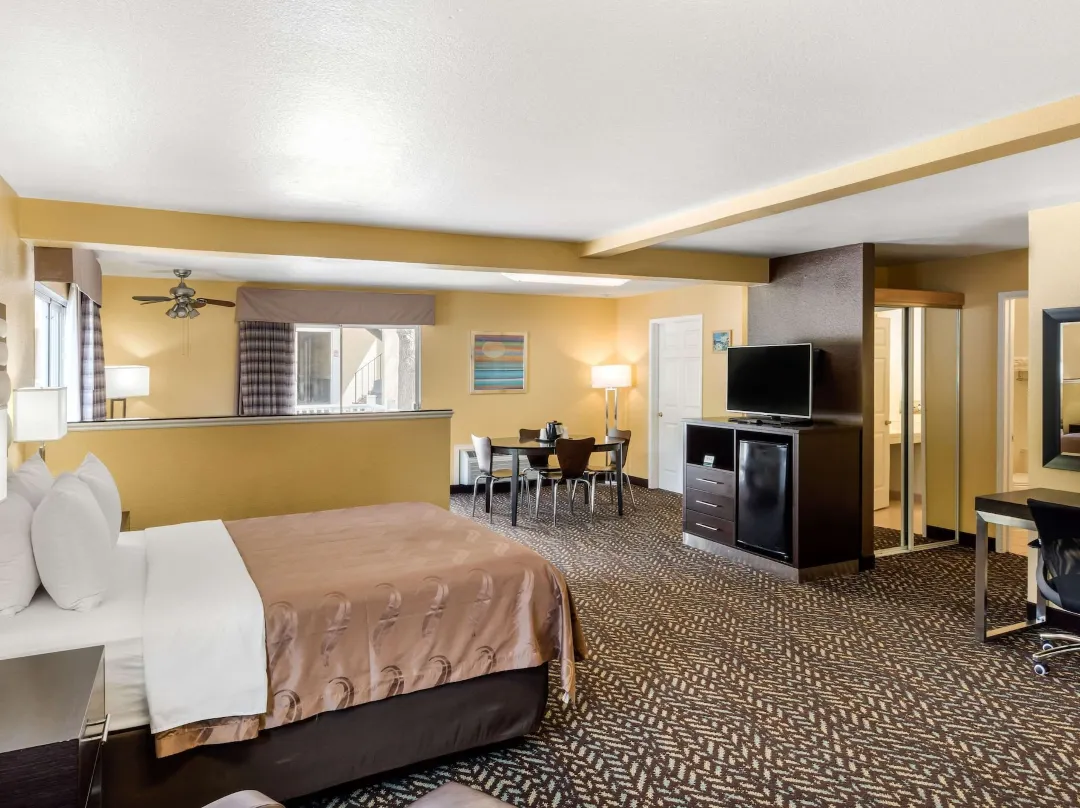 Quality Inn & Suites Capitola By The Sea - Felton, CA