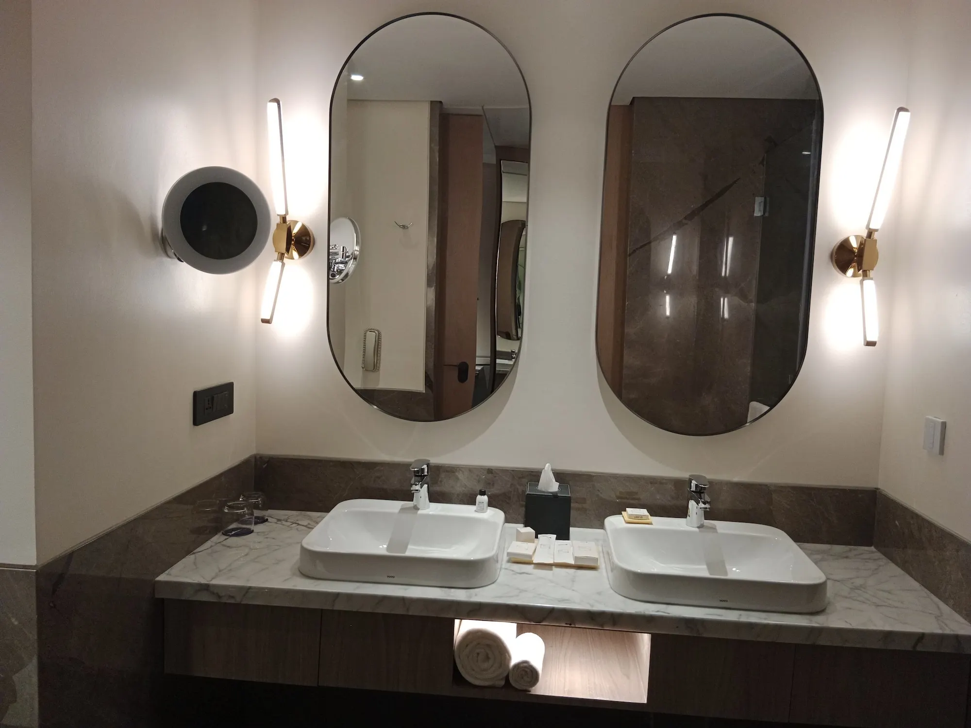 Radisson Blu Mumbai International Airport - 78 Photos, Reviews & Deals ...