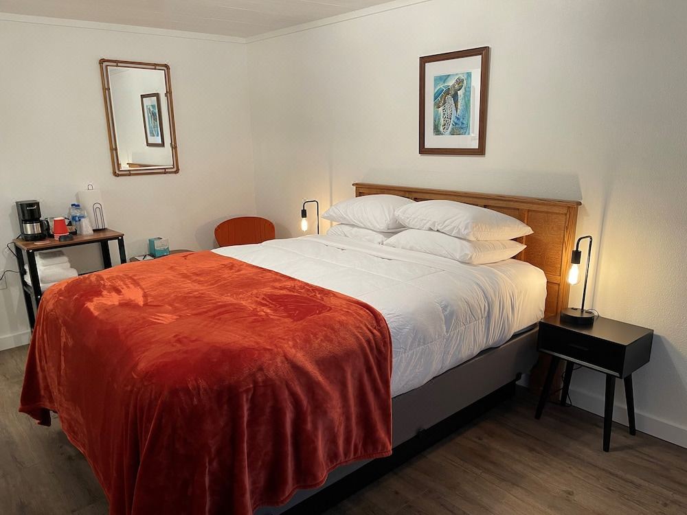 The Seaview Cottages - Astoria, OR