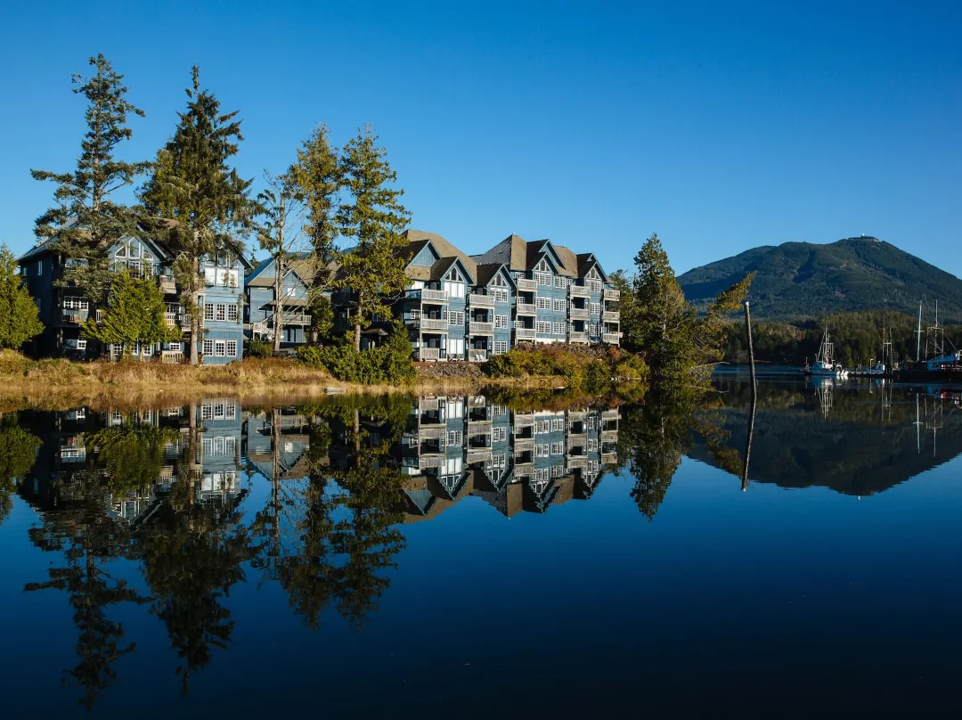 Waters Edge Shoreside Suites - Ucluelet