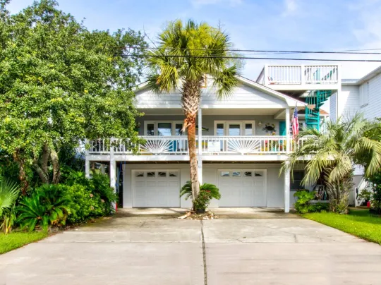 Multiple Decks And Outdoor Showers - Spacious Coastal Escape - Kure Beach, NC
