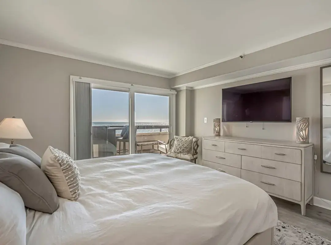 Breathtaking Views And Spacious Balcony - Luxurious Oceanfront Retreat - Sunset Beach, NC