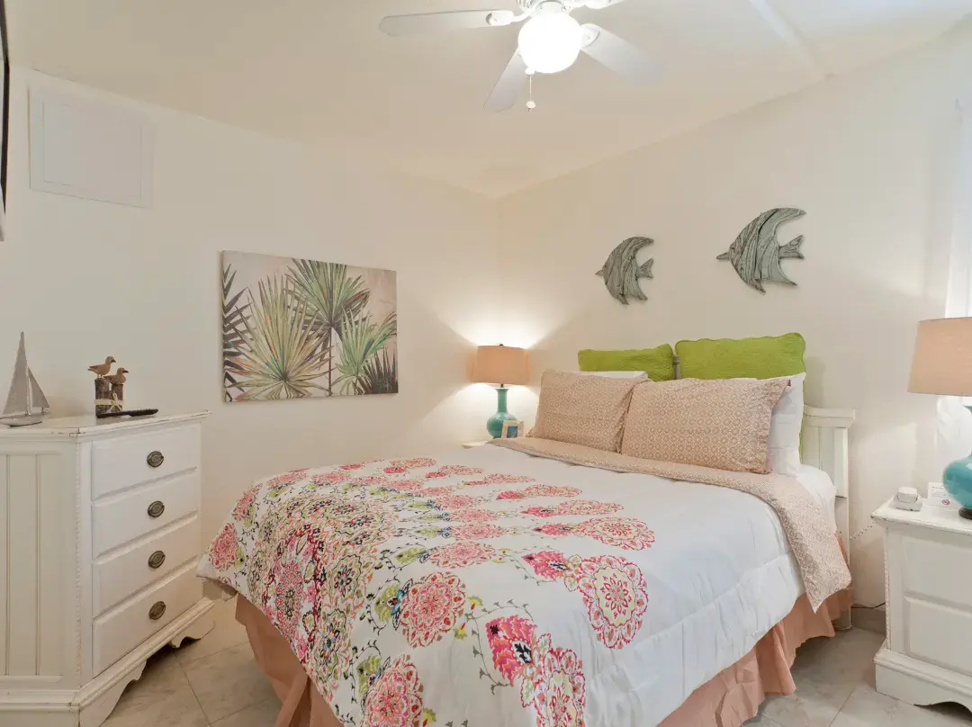 Gulf Views And Community Pool - Charming Beachfront Retreat - South Padre Island, TX