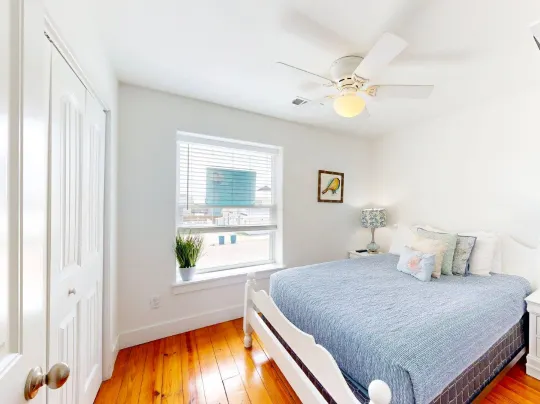 Located In Town, Close To Beach, Shared Pool, Pet Friendly - Port Aransas, TX