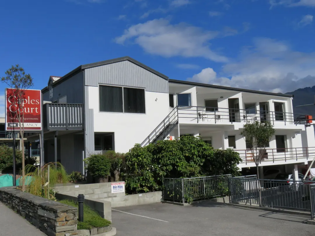 Caples Court Motel & Apartments - Queenstown, New Zealand