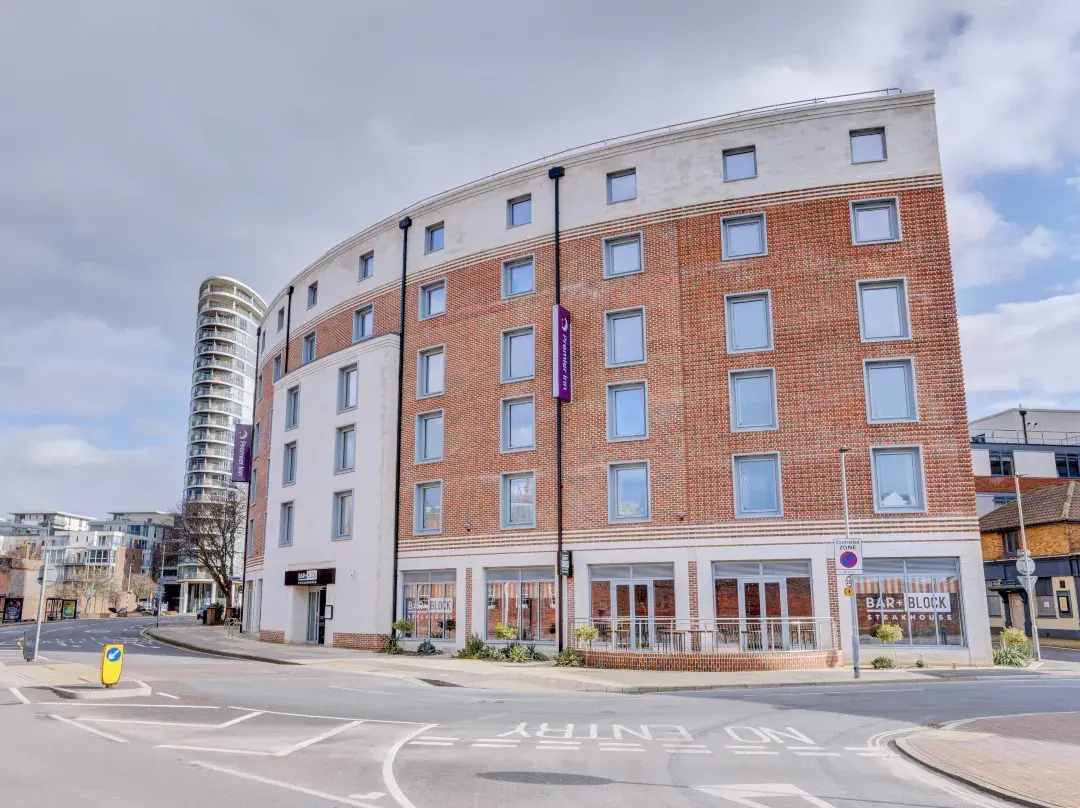 Premier Inn Portsmouth Dockyard - Gosport