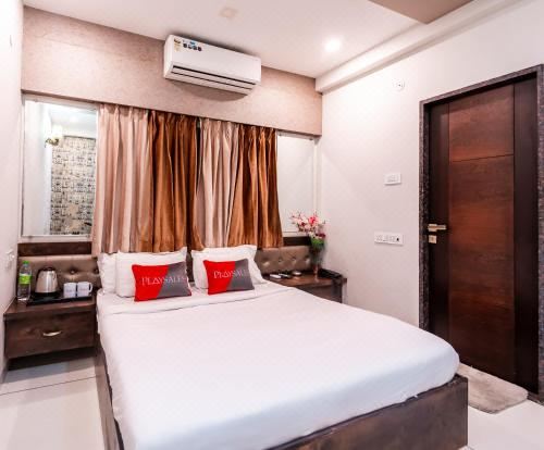 Hotel Signature Planet By Playsales - Indore