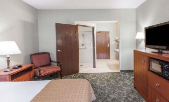 Spark by Hilton Walker Grand Rapids North,Walker - Updated Prices ...