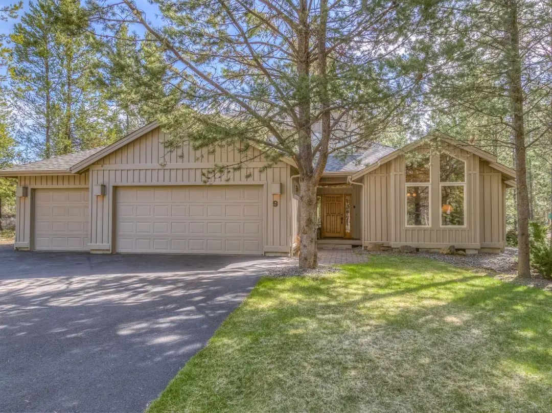 Hot Tub And Entertainment Galore - Charming Haven - Sunriver, OR