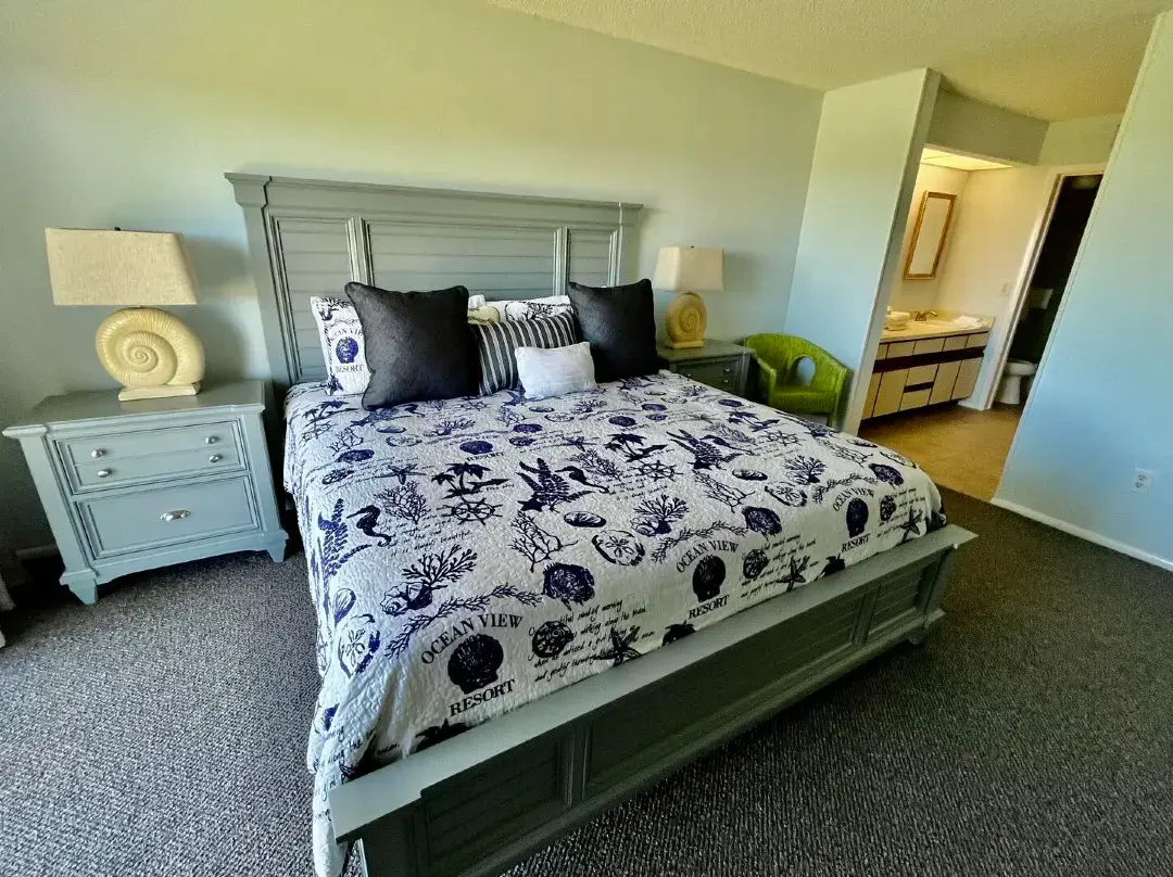 Oceanfront Access And Family Fun - Charming Coastal Retreat - Crescent Beach, FL