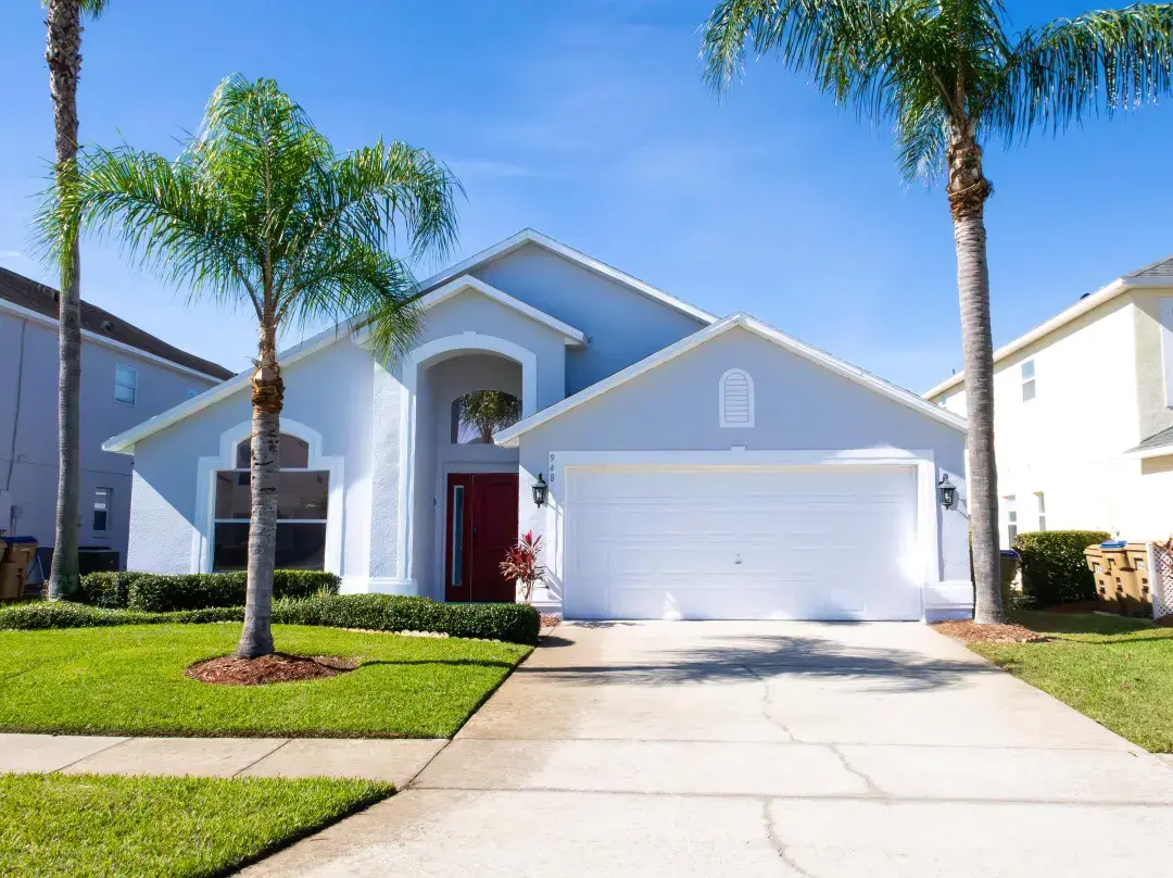 Private Pool And Game Room With Lake View - Spacious Tranquil Haven - Kissimmee, FL