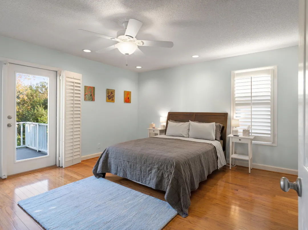 Relaxing Outdoor Space And Modern Amenities - Charming Coastal Haven - St. Simons Island, GA