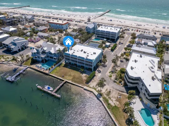 Heated Swimming Pool And Tennis Courts - Stunning Tropical Haven - Bradenton Beach, FL