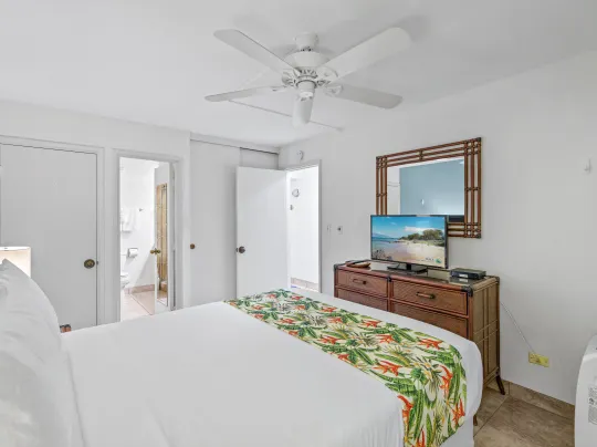 Modern Kitchen And Lush Garden Views - Stunning Oasis - Maui, HI