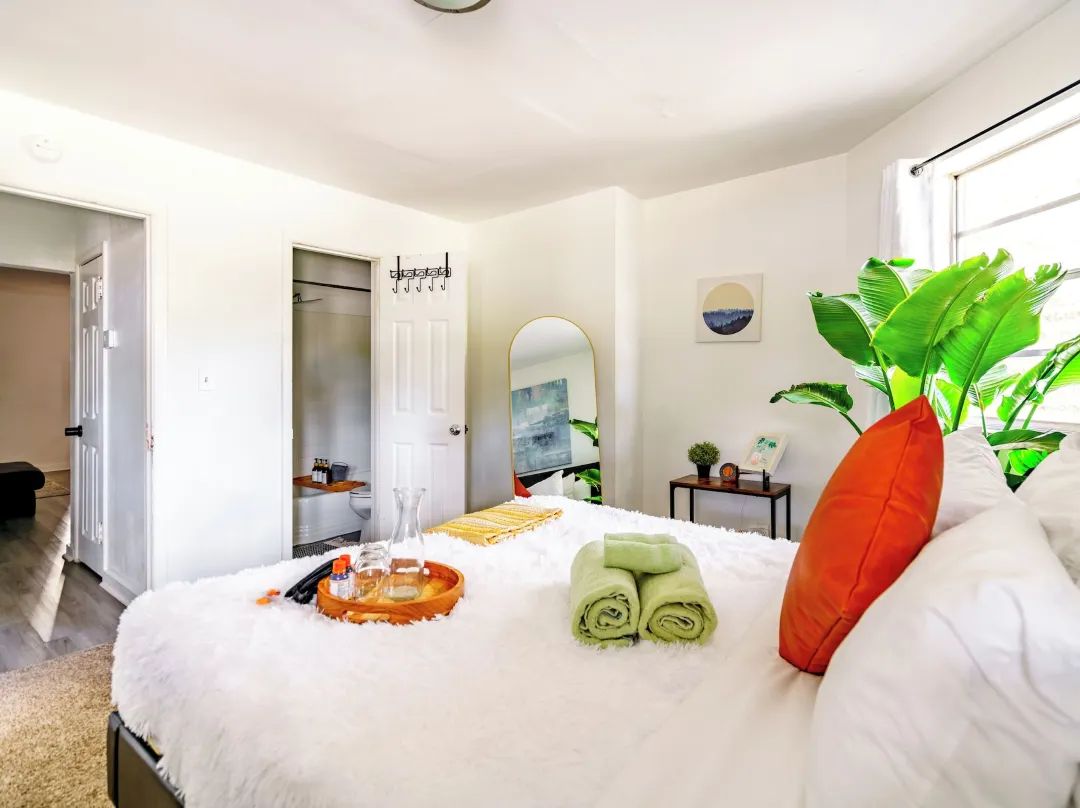 Jungle House Modern Lofts – Arena District & Short North - Dublin, OH