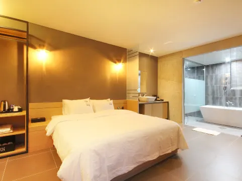 Changwon Jinhae Yongwon Hotel Vin - 웅동2동