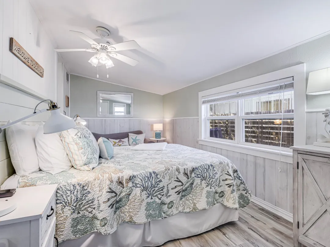 Market Street Retreat - Rockport, TX